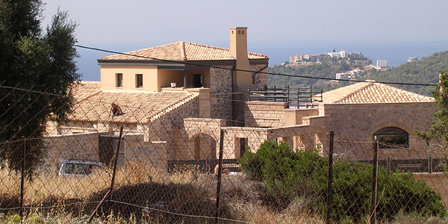 κωστας πολυχρονιαδης | blog: Διώροφη πέτρινη κατοικία στη Σαρωνίδα ...