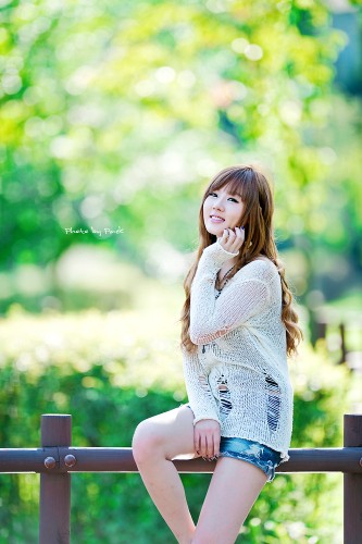 the best beautiful sexy gril: Hwang Mi Hee in garden.