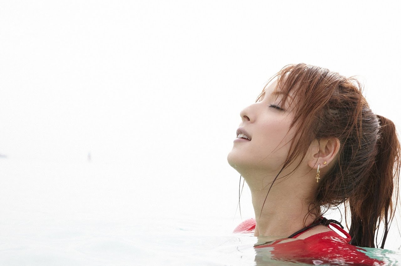 Nozomi Sasaki In Water Japanese Girls 2011