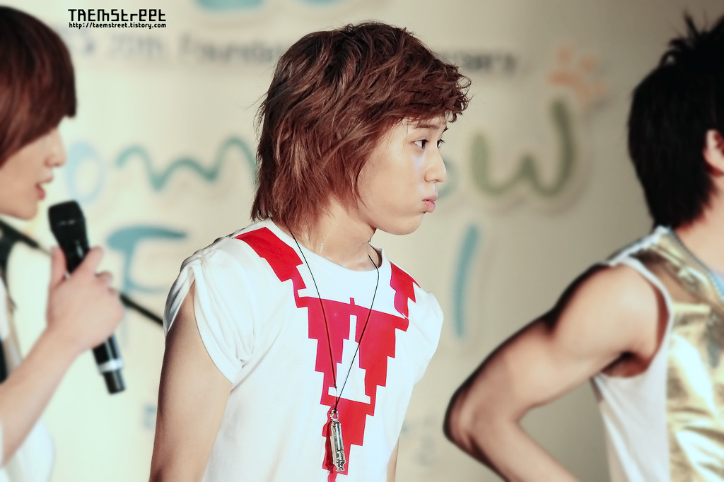 Keuliseu (⌒˛⌒): SHINee Manyun XO