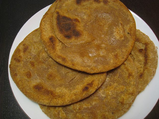 Mariya Yufest: Simple Whole Wheat Roti