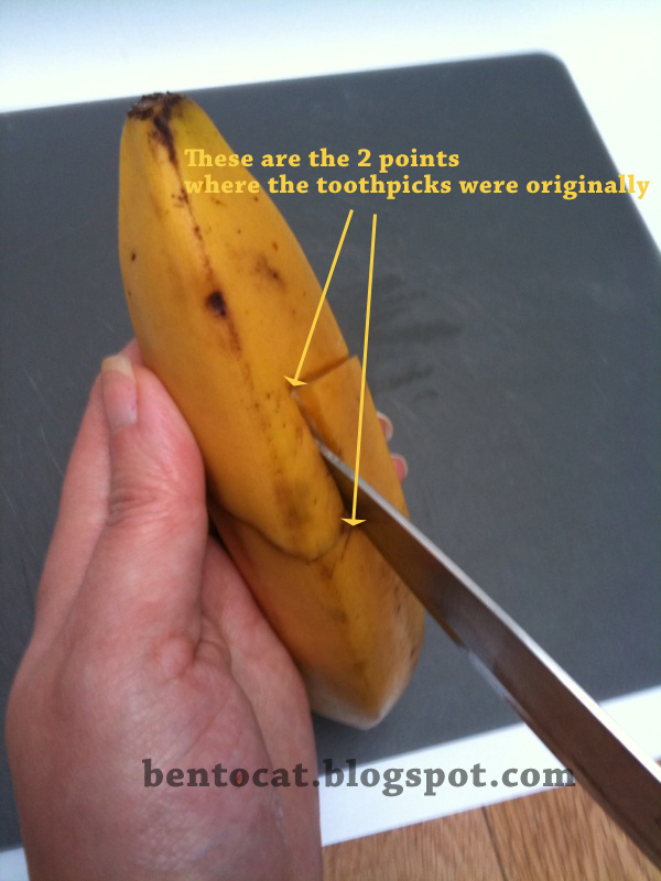 Adventures of Bento Cat: How to cut bananas to fit bento boxes