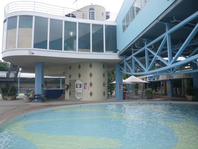 Swimming pool stories: Brisbane's 'sophisticated' Centenary Pool