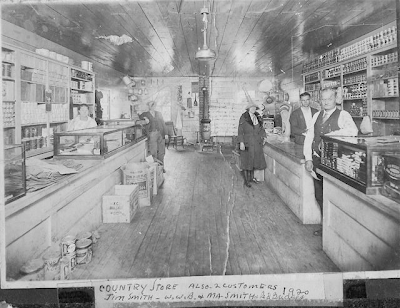 SECRETFORTS: country store, 1920