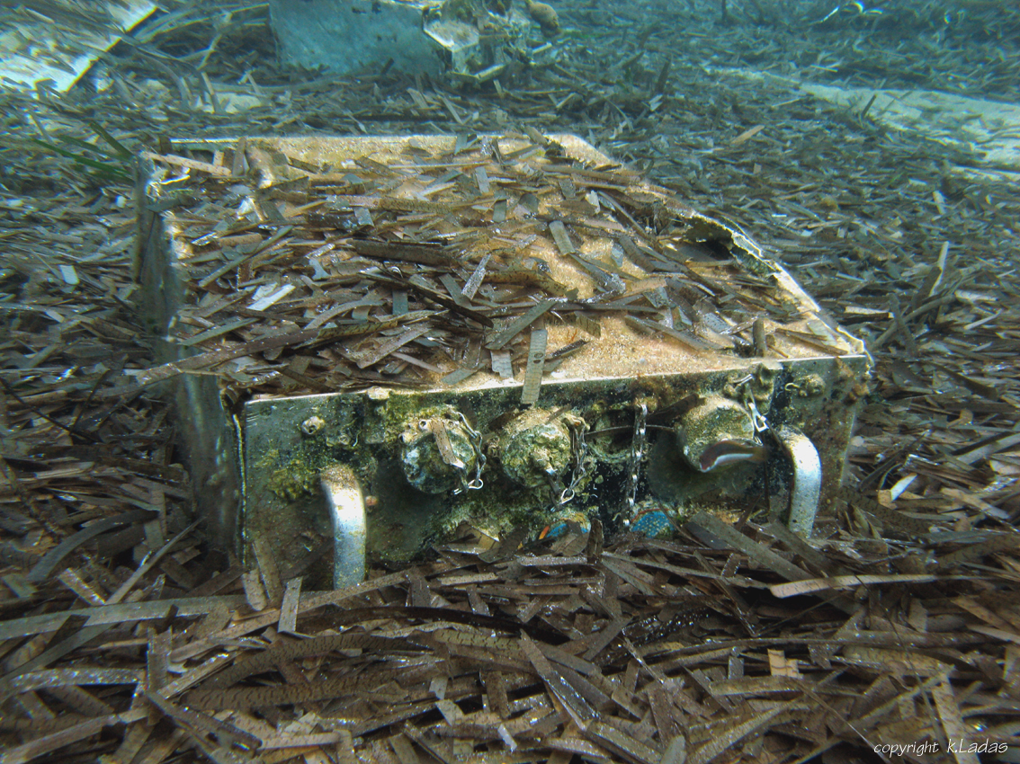 Kostas Ladas photography: Βυθισμένο αεροσκάφος RU-21A στην Ανάβυσσο