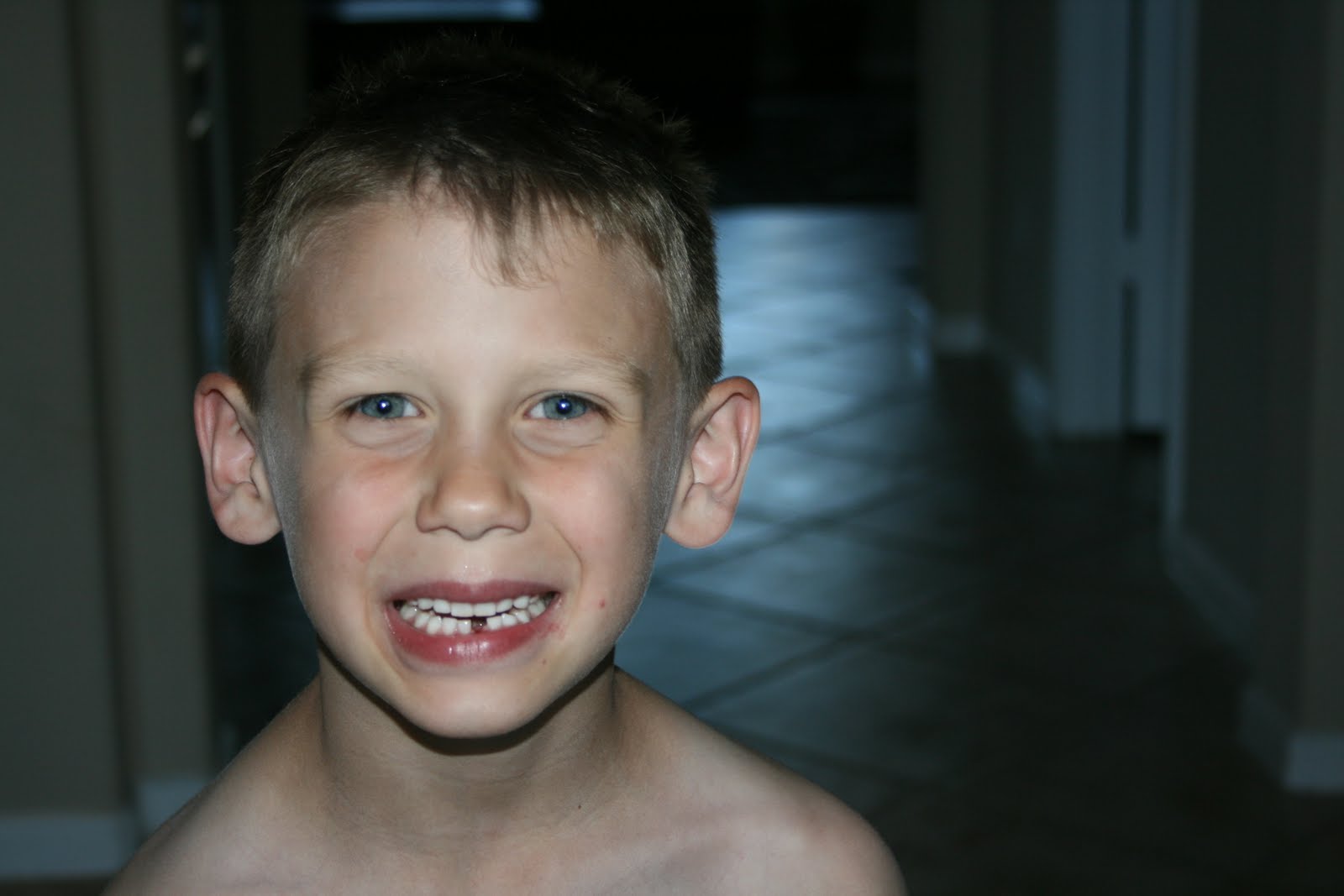The Mitchell Boys: Carson loses his first tooth!