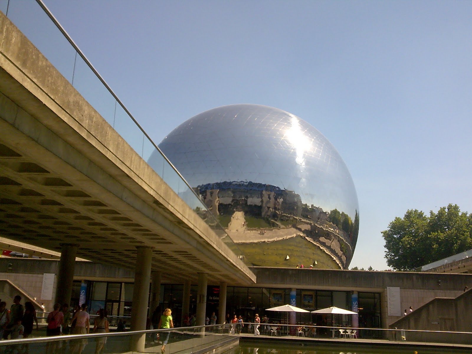 Steph's Blog: La Geode, Cite des Sciences, Paris