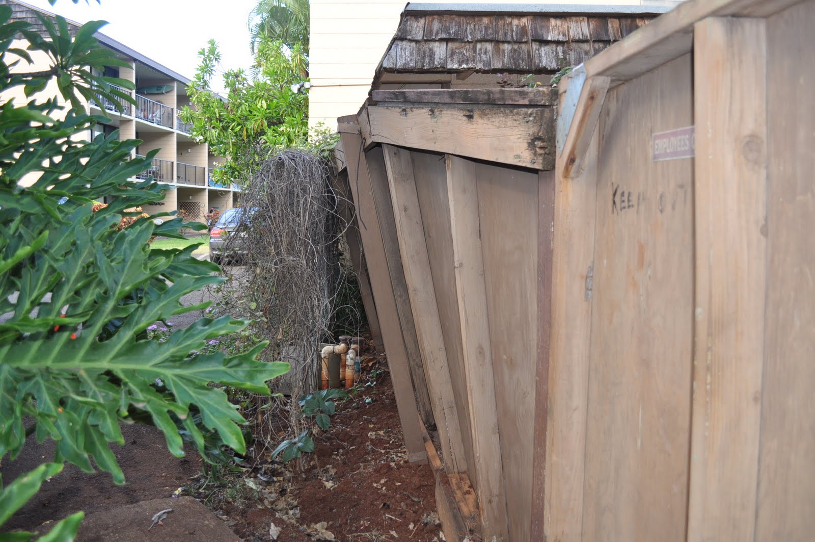 Haleiwa Surf Condos: Fence - Wall - Gate