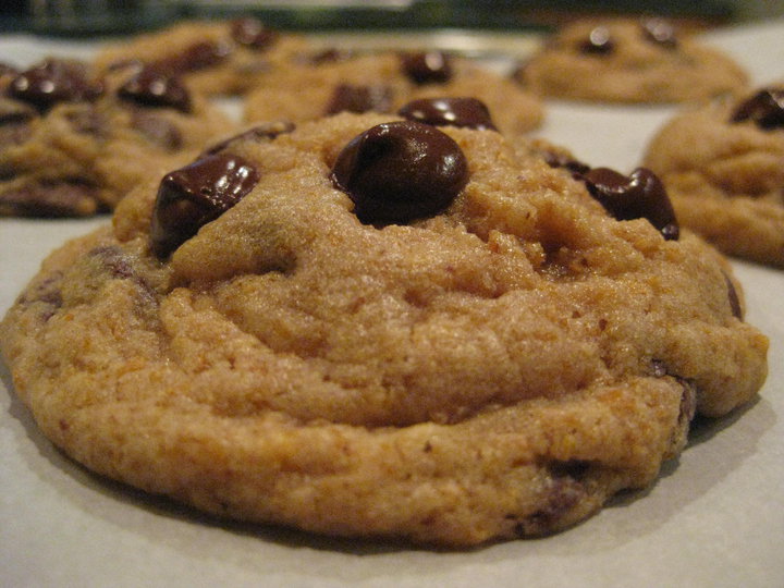 Clouds and Cake: Big Bakery-Style Chocolate Chip Cookies