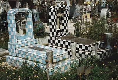 Real Cool Pics: Unusual Graves And Tombstones In the Graveyard