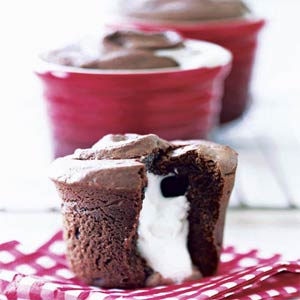 Recipes for the average family: Chocolate Marshmallow Molten Cake