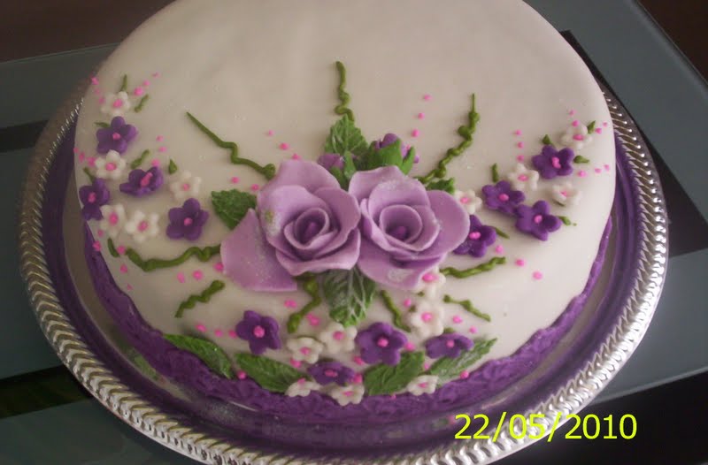 RECEITAS E BOLOS CONFEITADOS: BOLOS CONFEITADO