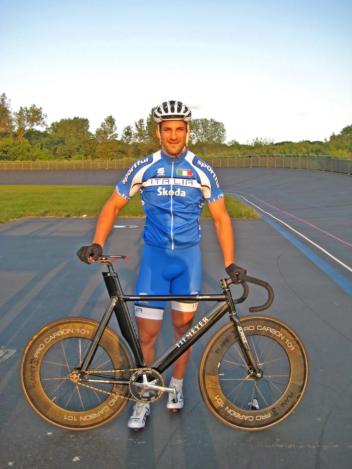 Kissena Track Racing: 6 13 2010 Jon Linchitz wins Minnesota Fixed Gear ...