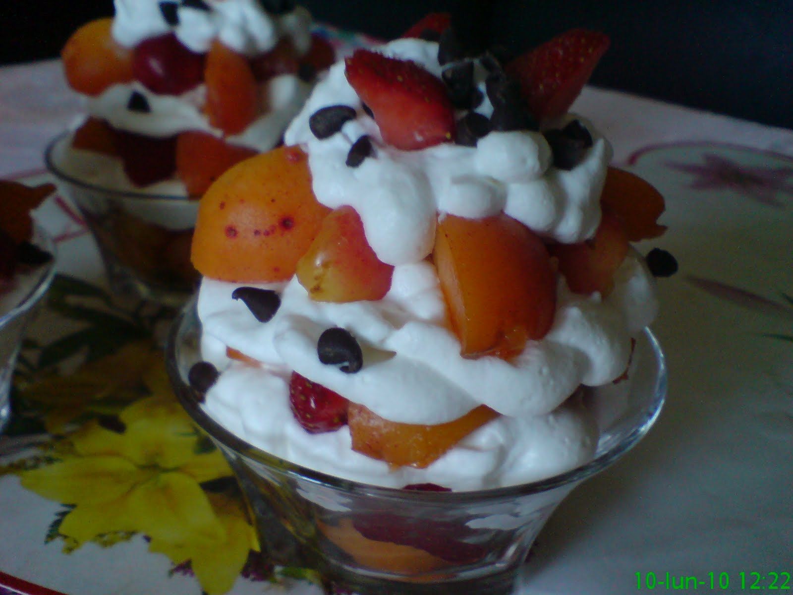 Retete pentru incepatori si nu numai...by Naty: salata de fructe de sezon