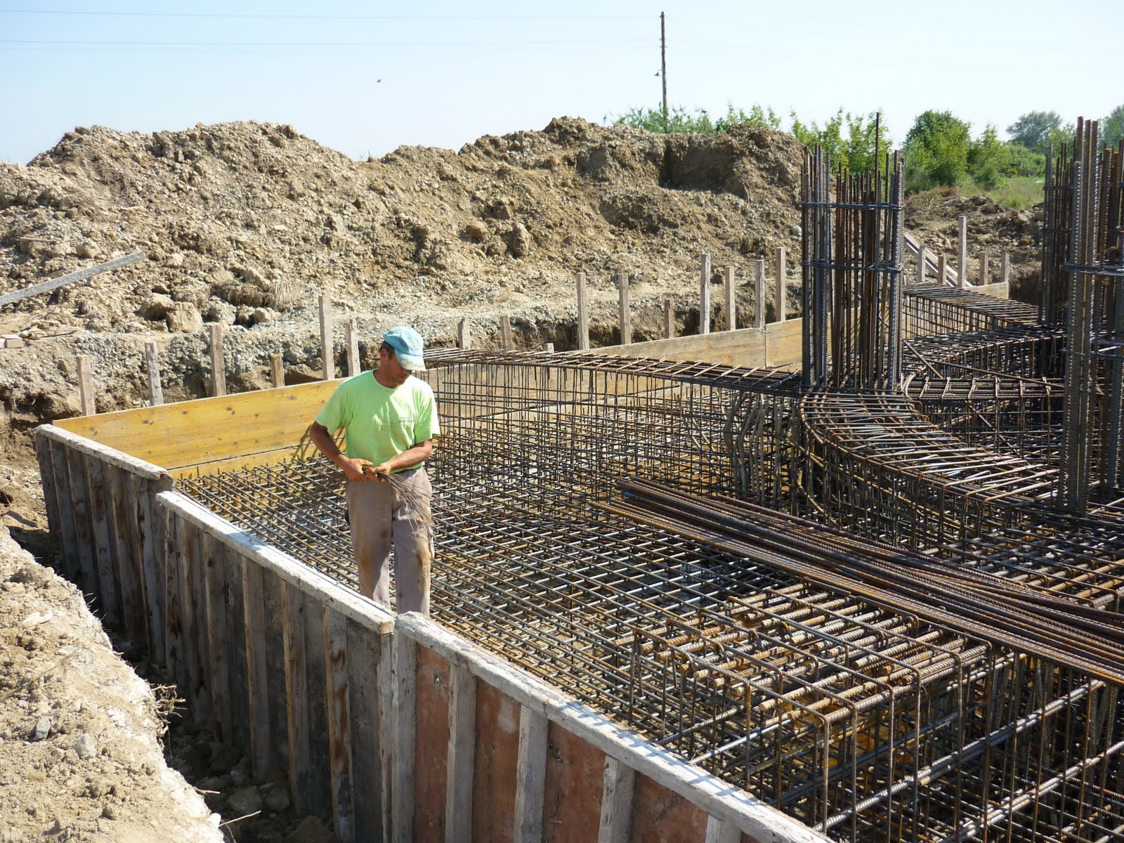 ΕΡΓΑΣΙΕΣ ΣΙΔΗΡΟΥ ΜΠΕΤΟΝ - KAΤΑΣΚΕΥΗ -ΤΟΠΟΘΕΤΗΣΗ: 2010
