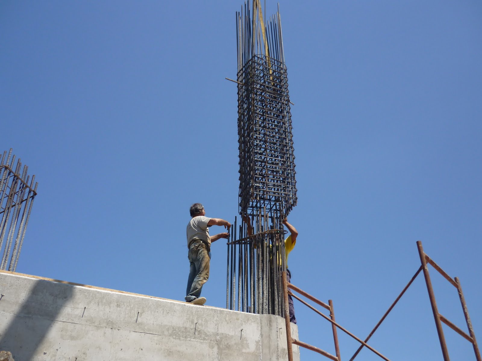 ΕΡΓΑΣΙΕΣ ΣΙΔΗΡΟΥ ΜΠΕΤΟΝ - KAΤΑΣΚΕΥΗ -ΤΟΠΟΘΕΤΗΣΗ: 2010