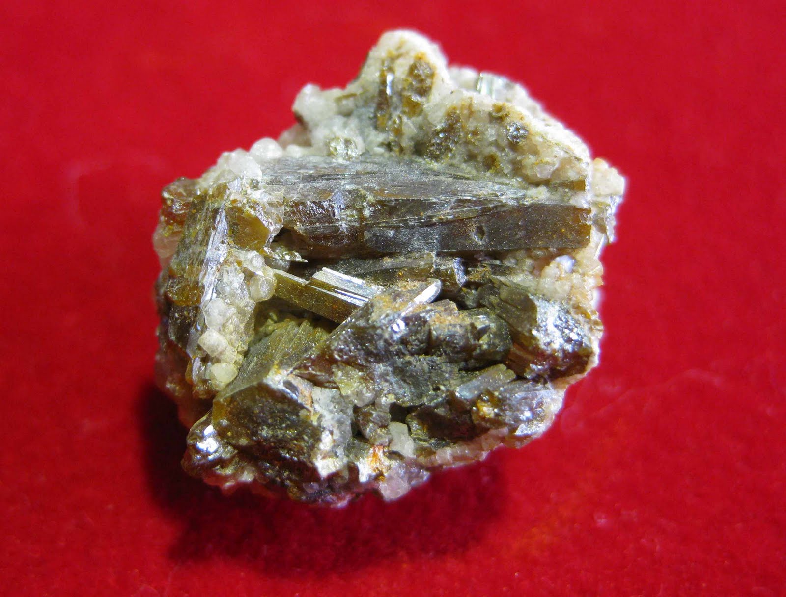 Museo de Logrosán: Minerales: vanadinita