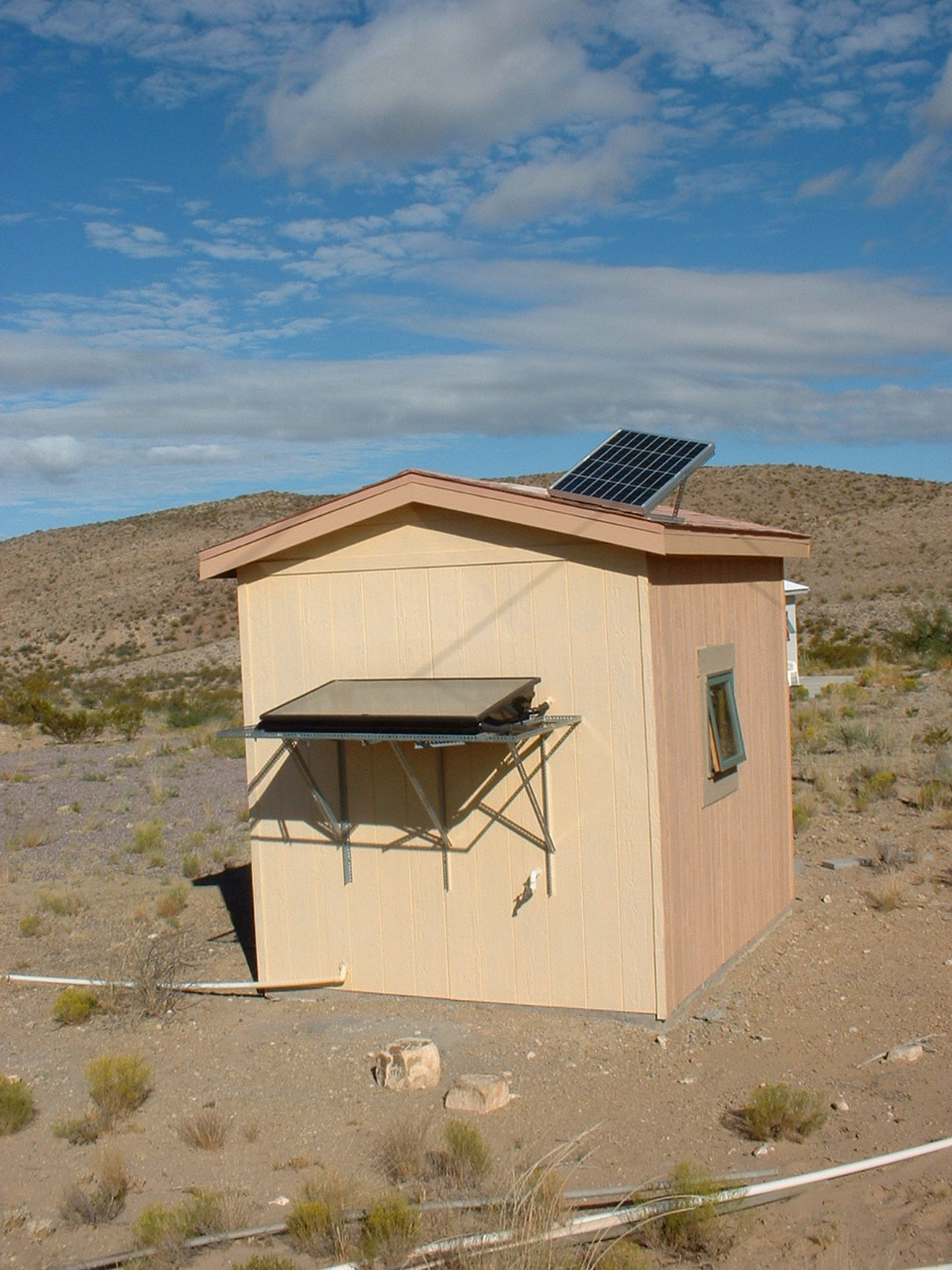 CASA LOMA: Solar Water Shack