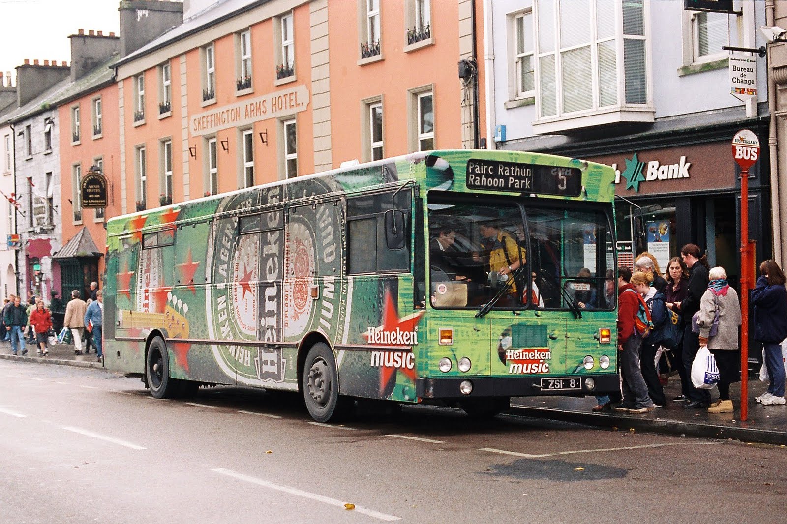 Dave and Mandy at PMP: AN IRISH BUS MEDLEY TONIGHT