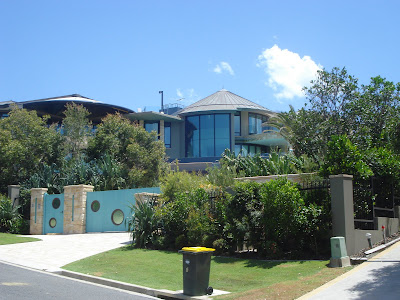 Explorations: Gordon Merchant's beach house (nice garbage bin mate!)