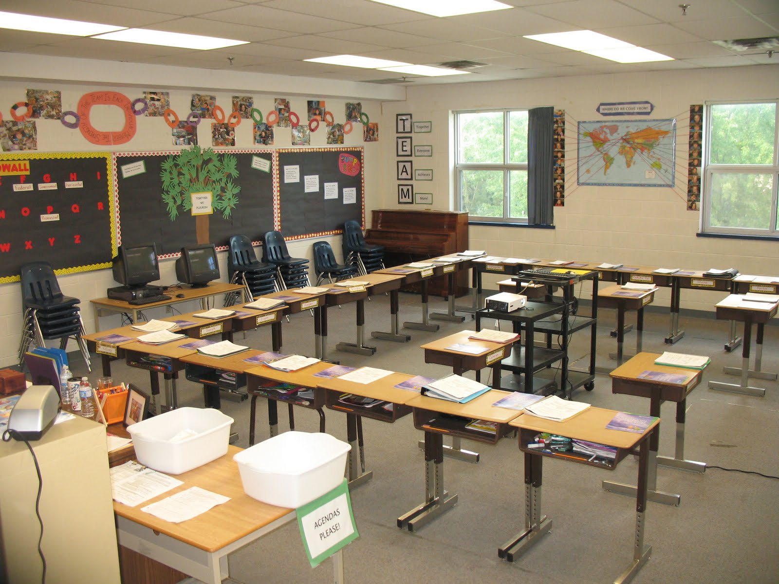 Mrs. Vrugteman's Virtual Classroom: WELCOME TO THE VIRTUAL CLASSROOM!