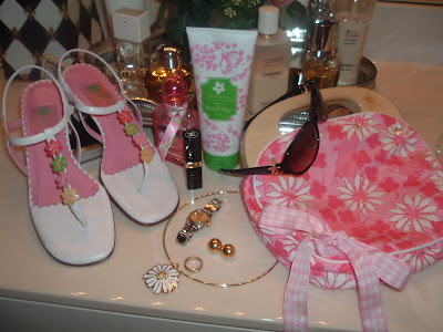 Miss Janice: JUST ANOTHER PRISSY DAY IN PARADISE!