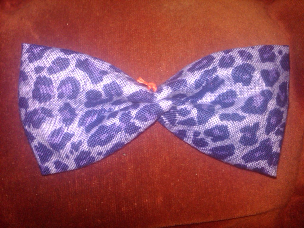 The Zombie Crafter: Fabric Hair Bow: Tutorial