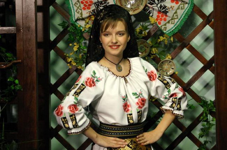 (Prevod pesmi imagine :: pesmi za darilo) (besedilo pesmi santa lucia)