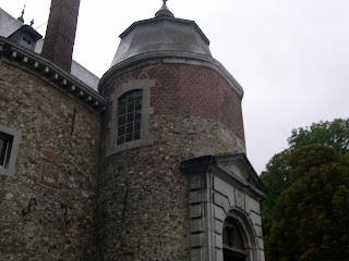 Made in Saint-Jacques: Le château de Waroux