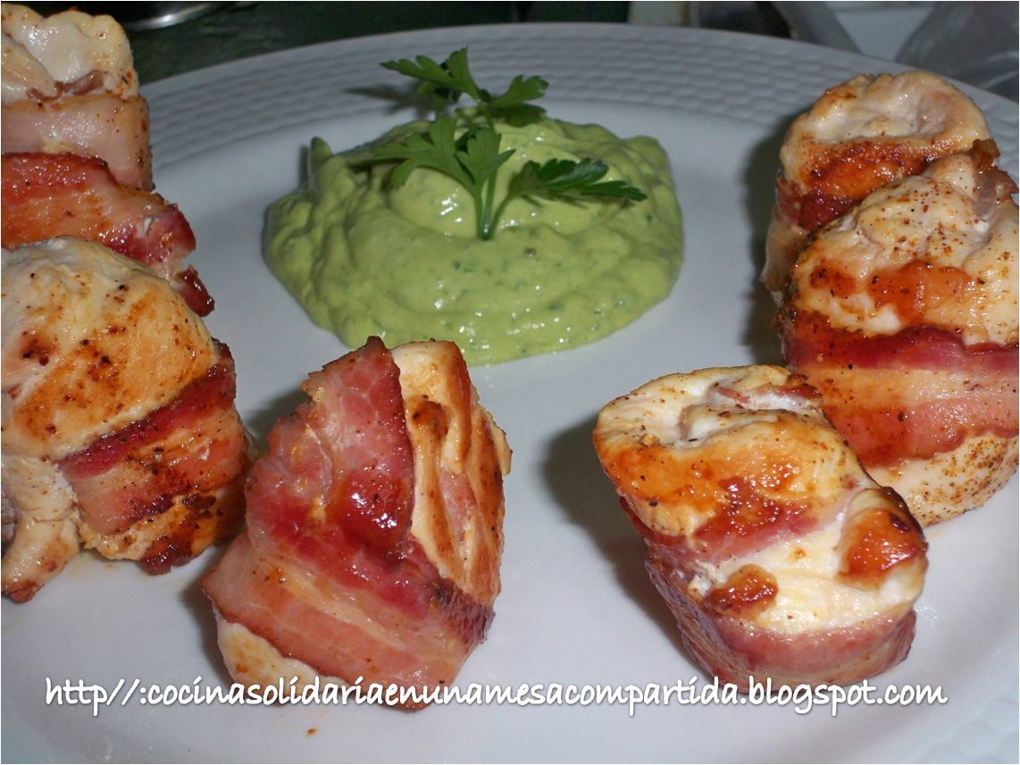 Recetas de una Mesa Compartida.: Pollo con Tocino en Salsa de Palta.