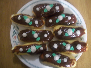 A Step into Melanie's life: DESSERT #2 Kneader's Eclairs