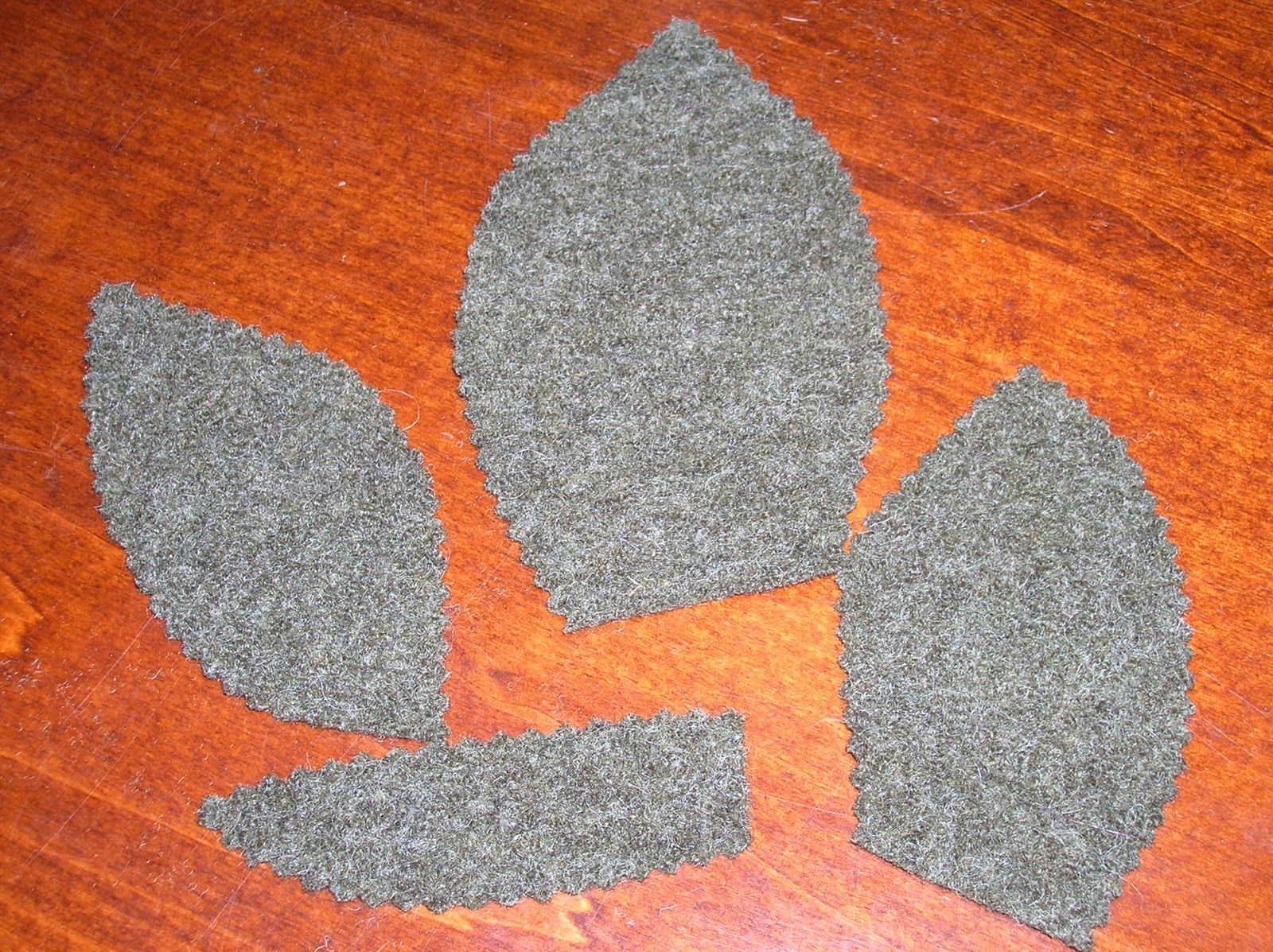 Sogni di lana: Spilla crochet feltro idea per Natale.Brooch felt and ...