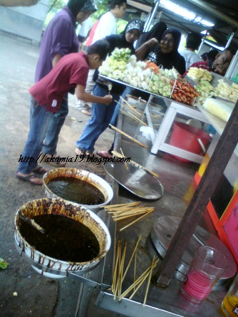 MiaNajwa: Rojak Tonggek | Pantai
