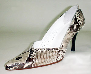 Product Kerajinan Sepatu Dari Kulit Ular Asli - Product Kerajinan