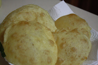 Roti Puri Kembong