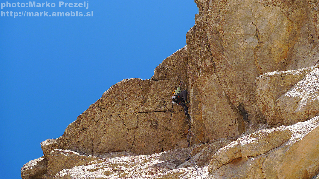ΠΕΦΤΟΝΤΑΣ: Φωτογραφίες του Marko Prezelj από το Bisotun Wall, Iran.