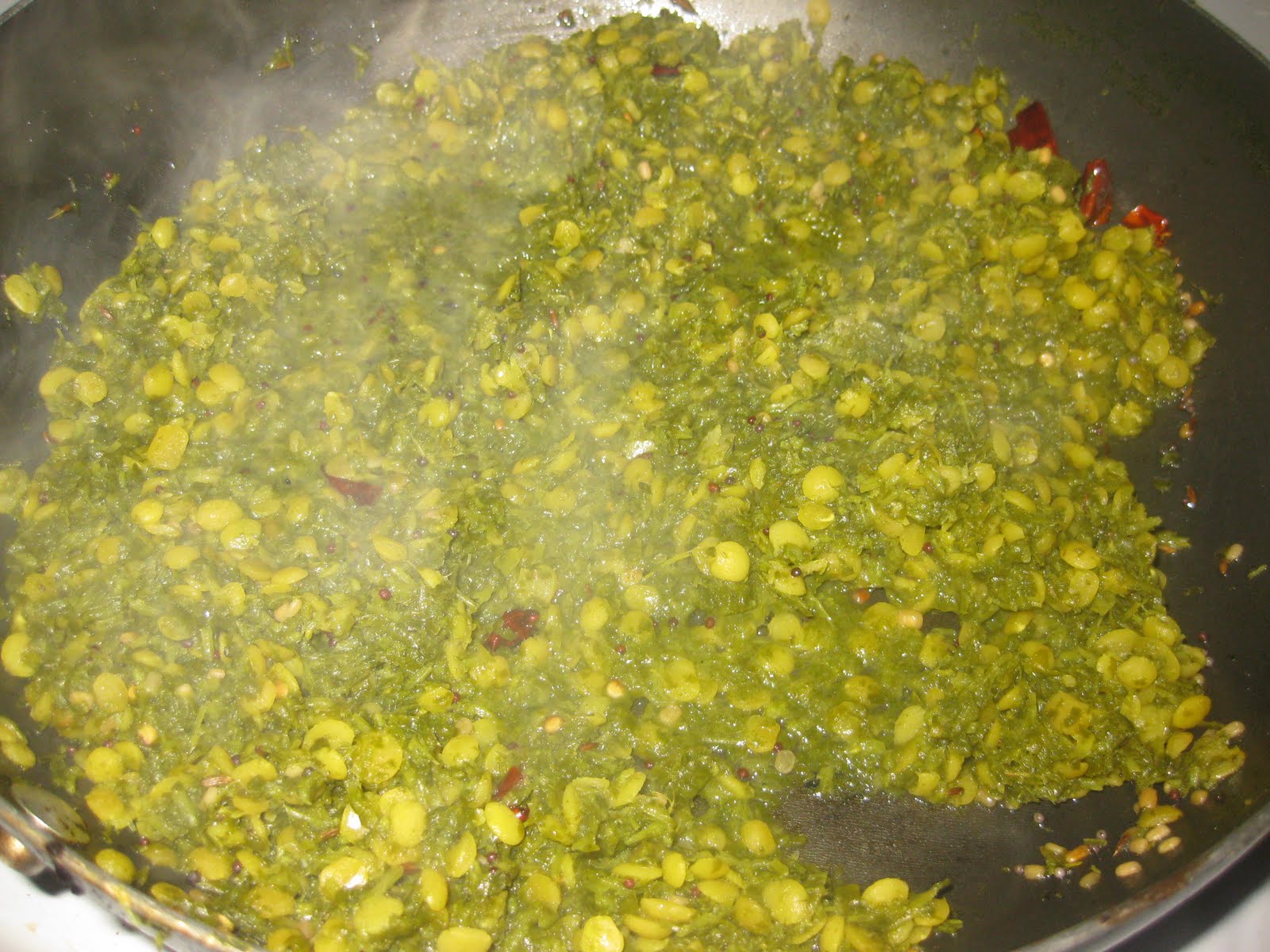 Delicious Desi Dishes: Menthi Dal Variety 1 or Menthi Kura podi pappu