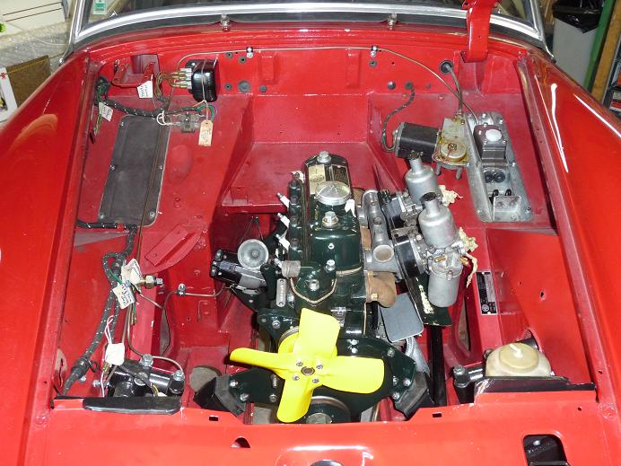 MG Midget mk1 1961: Getting the engine in place