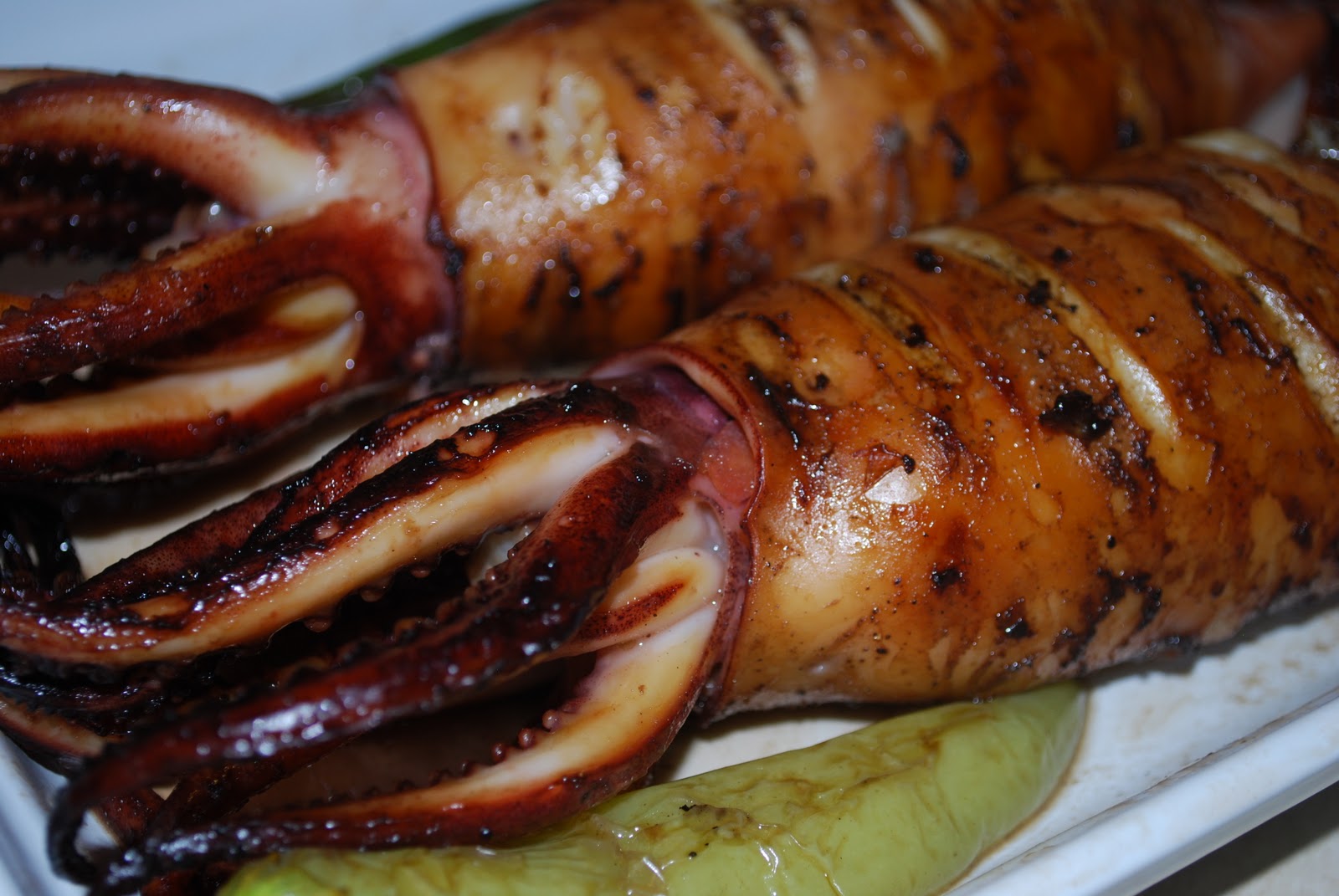 SAMU'T-SARI NI TESSA: Grilled Squid ( Inihaw na Pusit )