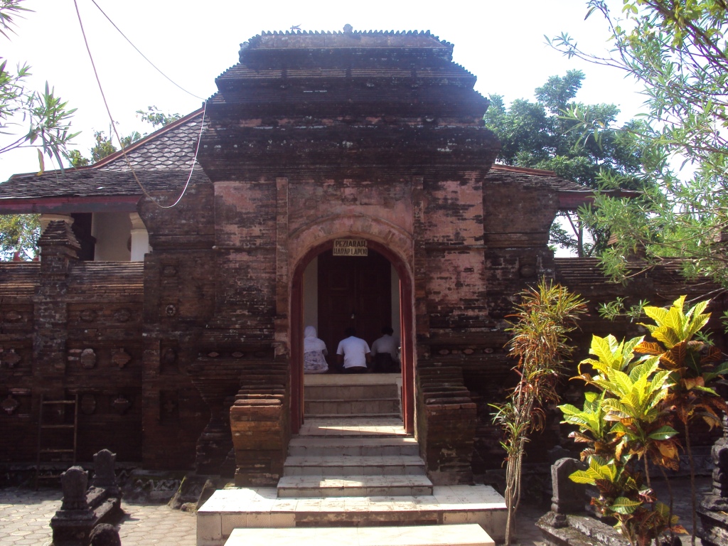 XamQue blog: Wisata Religi Situs Mantingan Jepara