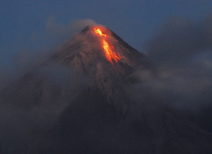 Fun book Online Blog: Volcano Pics