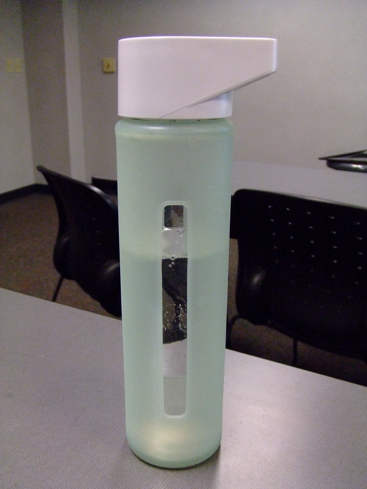 Drinkable Review Takeya Modern Glass Water Bottle