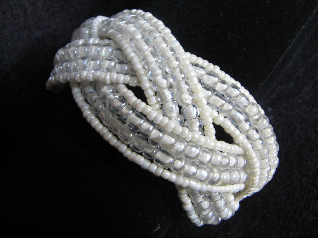 SUNDAY comforts :: accessories: Hand-made beaded clasps