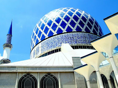 Eye in the Sky: Finding the World's Biggest Mosque - Blue Mosque Visit ...