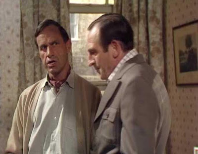 .: CAÍDA Y AUGE DE REGINALD PERRIN