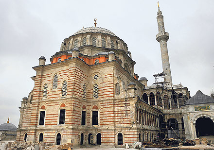 Dünya'nın Bütün Camileri: Laleli Camii, Eminönü, İstanbul
