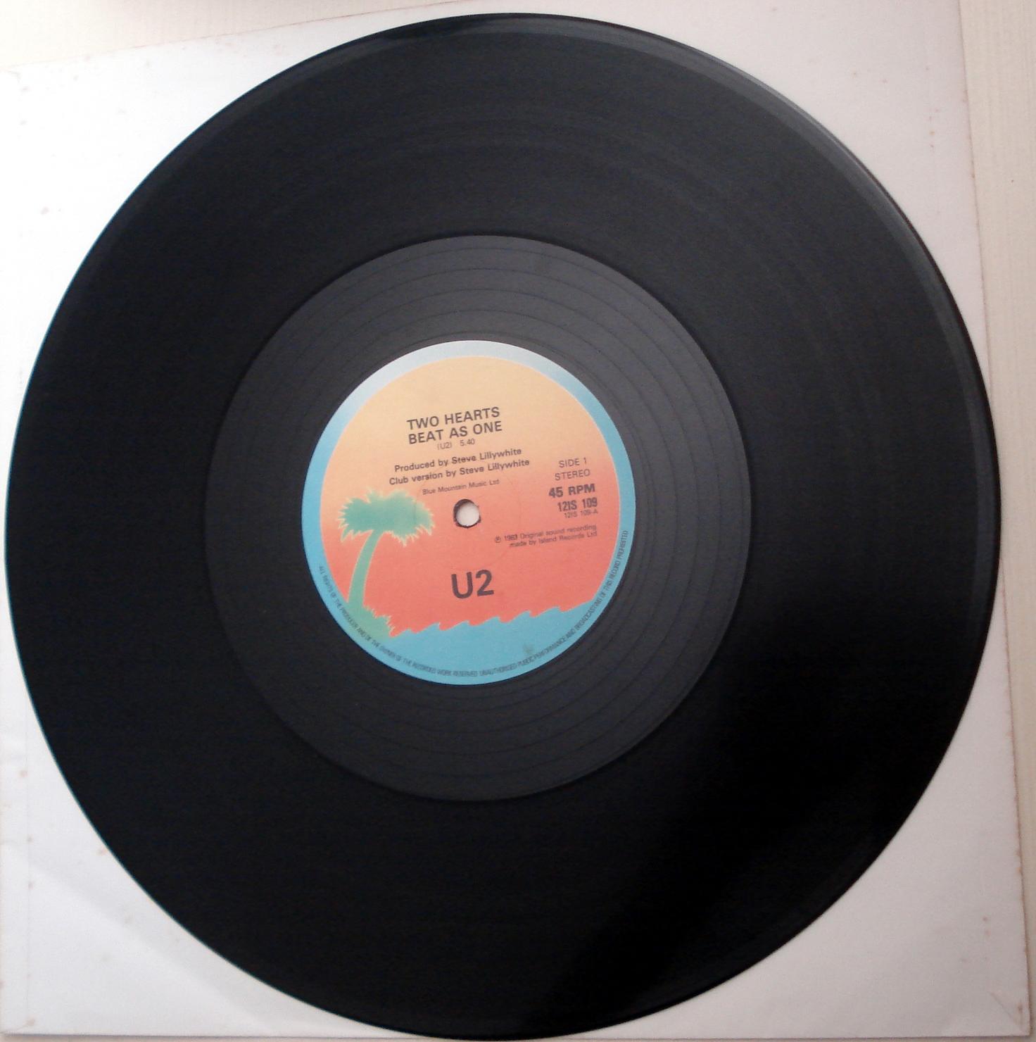 U2 Sombras e Árvores Altas - Blog: Two Hearts Beat As One - Single