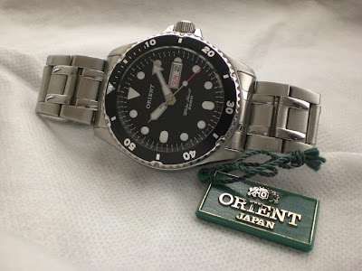 I Am WATCHing You: ORIENT "Double Dolphins" 200m Divers Quartz