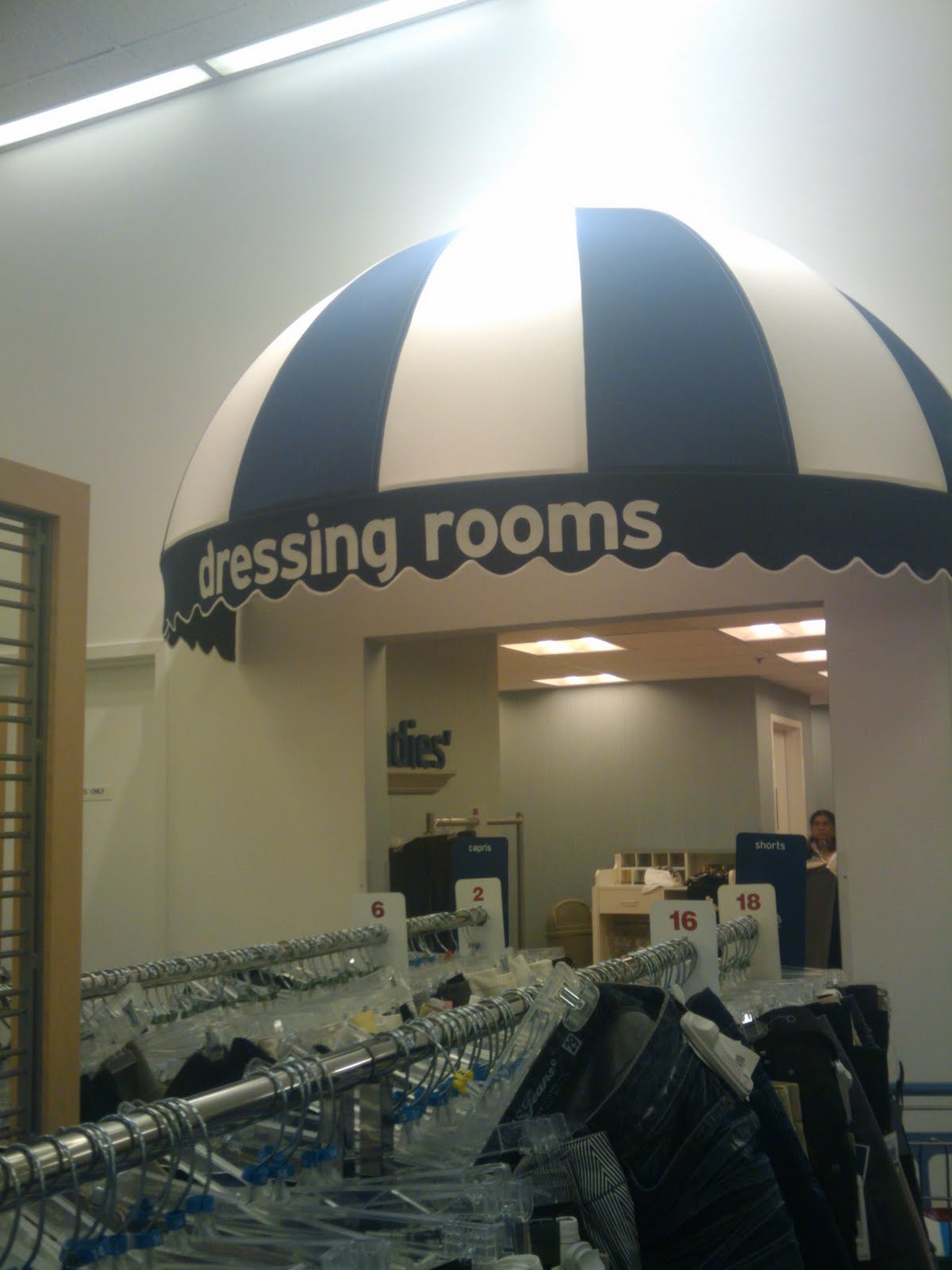 Tres Chic Style Get's Shoppertunistic at Marshalls.....