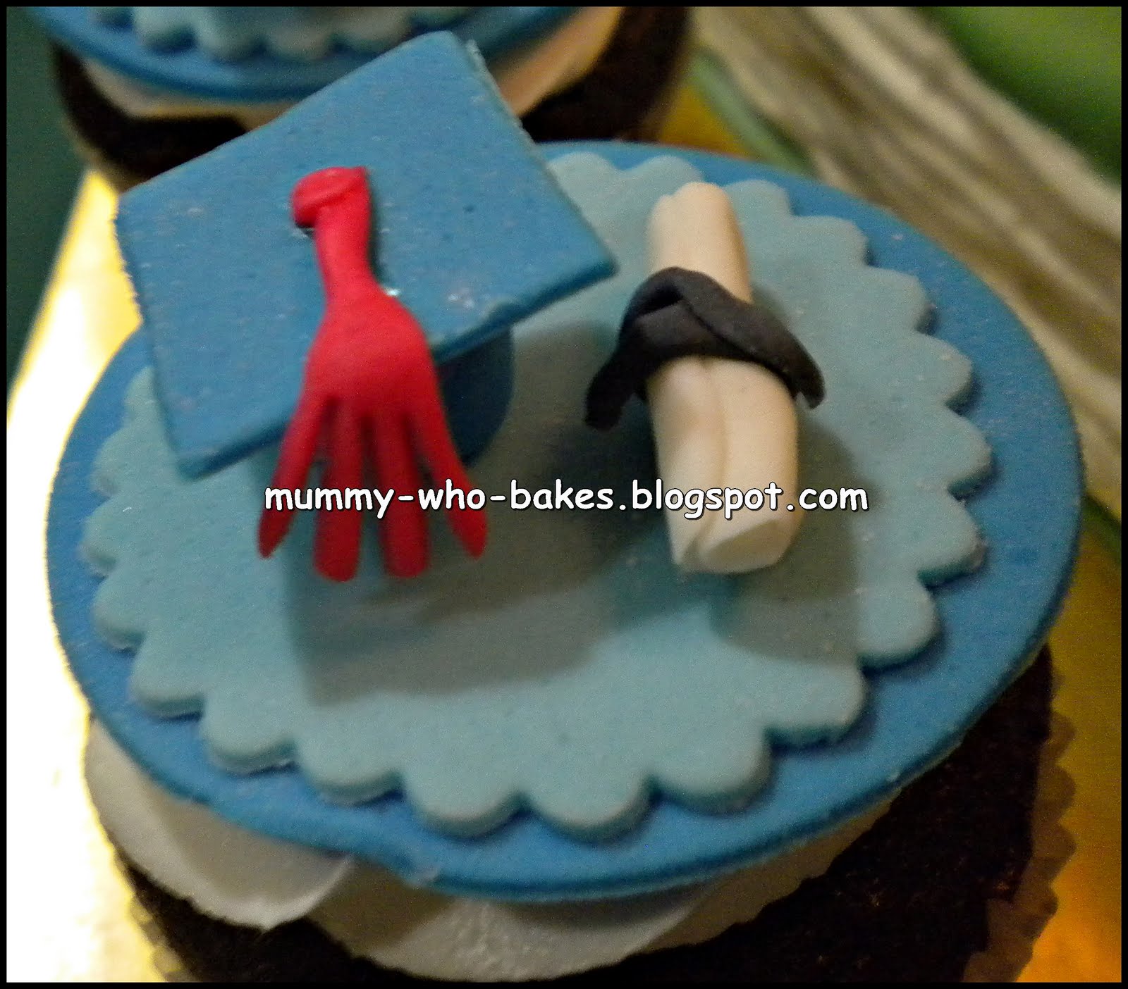 My Little Cupcakes...: Convocation Cake & coordinating cuppies...